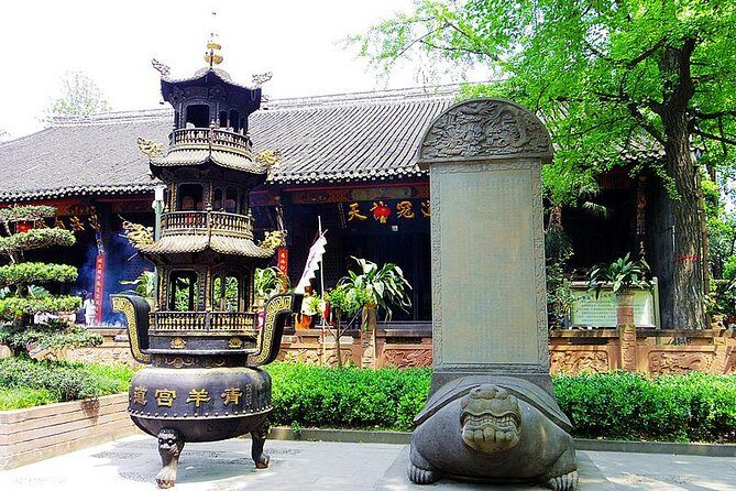 Private Day Tour: Chengdu Panda Base & downtown walking tour - FAQ