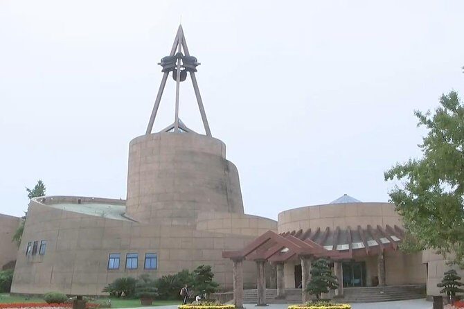 Private Day Tour: Chengdu Panda Breeding Base and Sanxingdui Museum - What to Expect from This Tour