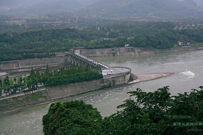 Private Day Tour: Chengdu Wuhou Temple, Jili and Dujiangyan Irrigation System - In The Sum Up