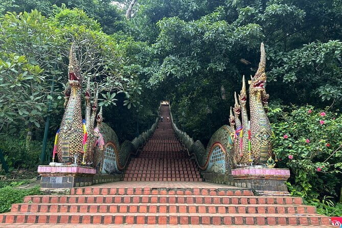 Private Day Tour Doi Suthep Temple and Handicraft Center - Why This Tour Works Well