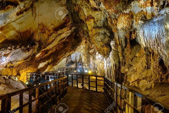 Private day tour - Explore Paradise Cave - Phong Nha Cave from Dong Hoi - Guided Insights and Authentic Stories