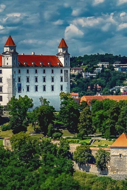 Private Day Tour from Budapest to Bratislava - What Travelers Say