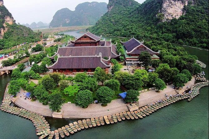 Private Day Tour from Hanoi: Bai Dinh Pagoda & Trang An Grottoes - The Journey Begins: From Hanoi to Ninh Binh