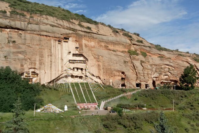 Private Day Tour: Horse Hoof Temple Grottoes and Zhangye Danxia Landform - The Horse Hoof Temple Grottoes: A Spiritual and Artistic Site