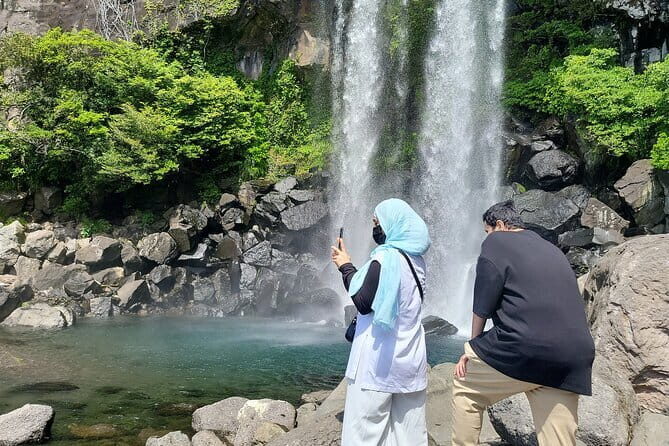 Private Day Tour in South in Jeju Island - Exploring Jeju’s South Coast: A Detailed Look at the Private Day Tour