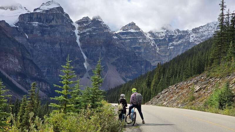 Private Day Tour: Moraine Lake and Lake Louise - The Sum Up
