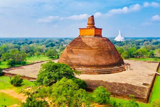 Private Day Tour Of Anuradhapura Ancient Kingdom and Avukana - FAQ