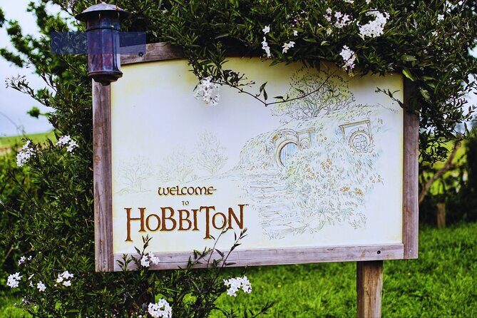 Private Day Tour of Hobbiton Movie Set, Rotorua Mud Pool & More - Who Would Enjoy This Tour Most?