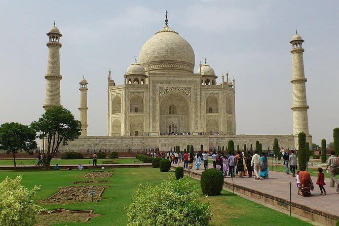 Private Day Tour Of Taj Mahal And Agra Fort By Superfast Train All Inclusive - Key Points