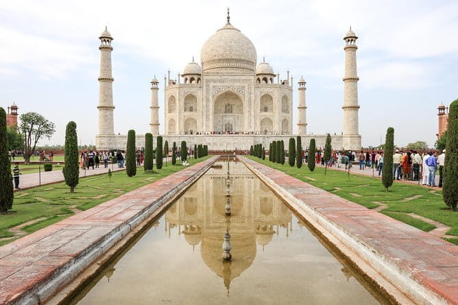 Private Day Tour of Taj Mahal and Agra Fort From Delhi By Car - All Inclusive - FAQs