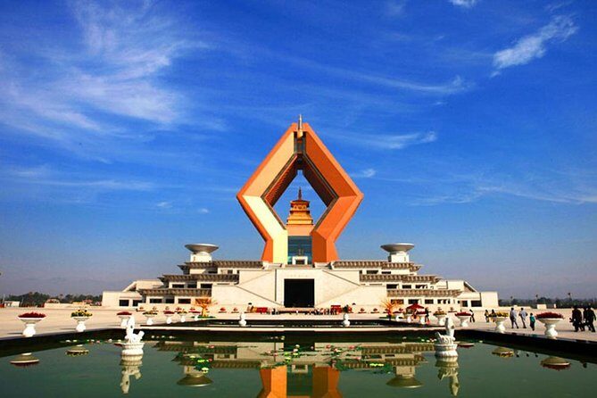 Private Day Tour: Qianling Mausoleum and Famen Temple - Exploring the Private Day Tour: Qianling Mausoleum and Famen Temple