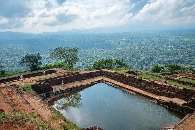 Private day Tour Sigiriya & Dambulla Cave Temple with Entrance Fee & Lunch - Frequently Asked Questions