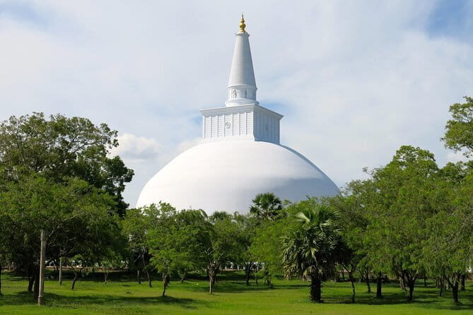 Private day tour to Anuradhapura from Kandy - Key Points