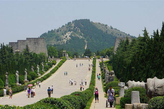Private Day Tour to Famen Temple and Qian Mausoleum from Xian - Key Points
