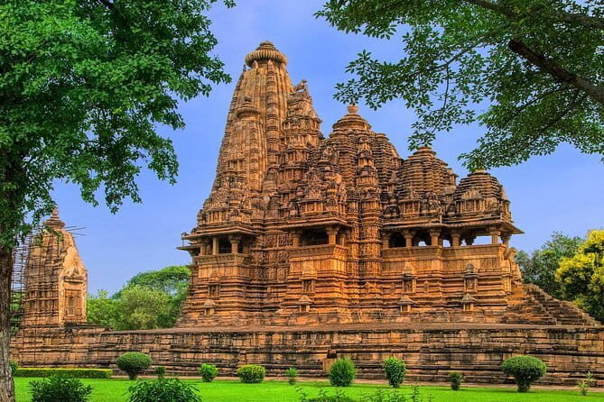 Private Day Tour to Khajuraho from Orchha - Exploring the Private Day Tour to Khajuraho from Orchha