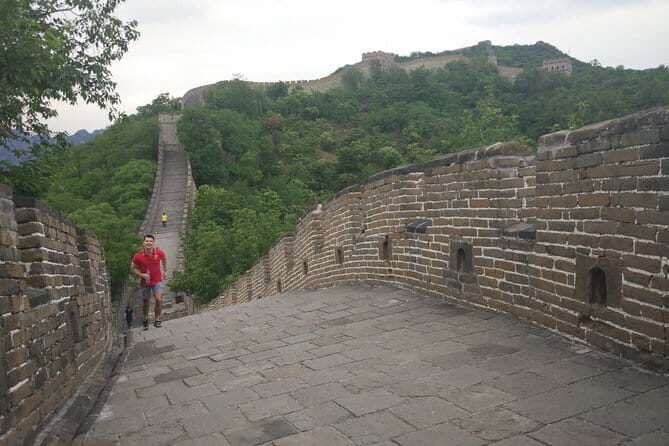 Private Day Tour to Mutianyu Great Wall & 798 Art Zone with Local Food Lunch - A Thoughtful Itinerary: What to Expect