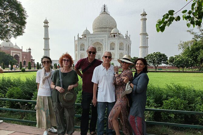 Private Day Tour to Taj Mahal and Agra fort from Delhi - Visiting the Taj Mahal: A Monument of Love