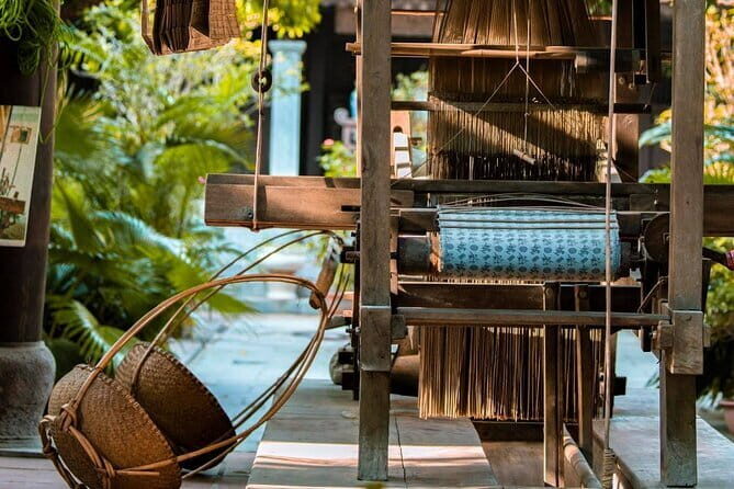 Private Day Trip Discover Van Phuc Silk,Duong Lam Ancient Village - FAQs