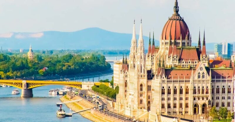 Private day trip from Vienna to Budapest and back in english - Logistics & Practical Considerations