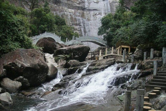 Private Day Trip from Xiamen to Dehua county in Quanzhou - The Spectacular Daixian Waterfall