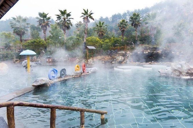 Private Day Trip: Outdoor Hot Spring Experience and Mutianyu Great Wall - Exploring the Mutianyu Great Wall