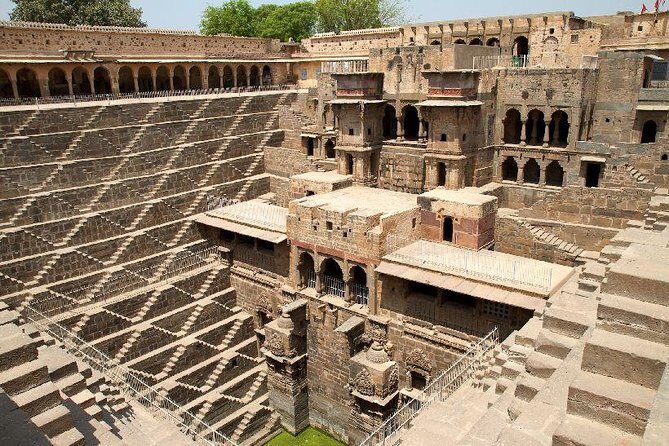 Private Day Trip to Abhaneri Chand Baori Stepwell from Jaipur - Who Should Consider This Tour?