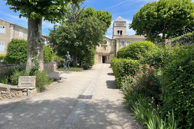 Private Day Trip to Arles Les Baux de Provence and Saint Remy de Provence - FAQ