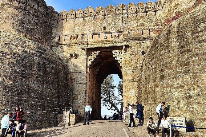 Private Day Trip to Kumbhalgarh Fort and Ranakpur from Udaipur - Key Points