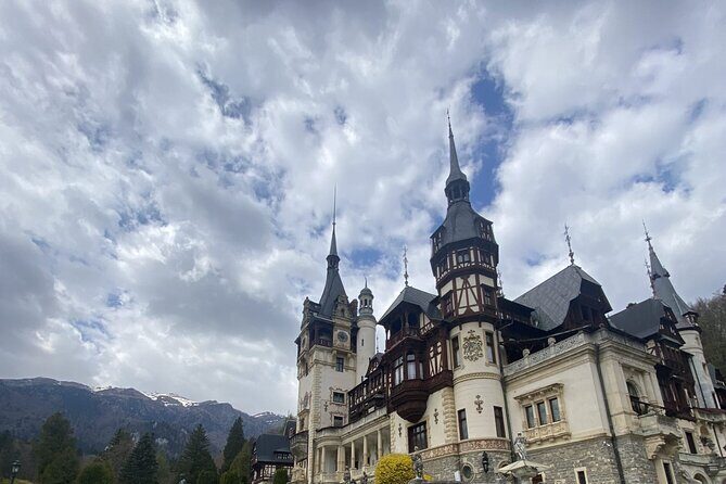 Private Day Trip to Peles Palace, Dracula's Castle and Brasov - Introduction: An Exciting Day Trip from Bucharest