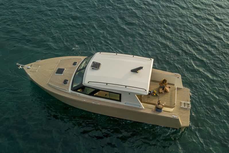 PRIVATE DAY WITH OUR LUX SPEEDBOAT, 5 STAR ***** ENJOYMENT - The Practical Side: What’s Included and What to Expect