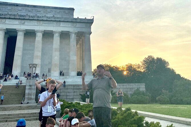 Private DC Guided Bus Tour with Step Off Guide - The Experience of a Typical Day
