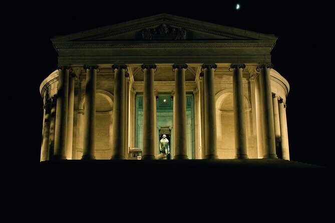 Private DC Monuments by Moonlight (Up to 12 Guests) - Authentic Insights from Guests