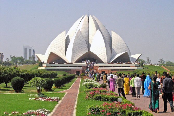 Private Delhi tour with Lotus Temple, ISKCON and Connaught Place with Dinner - Transportation, Timing, and Value