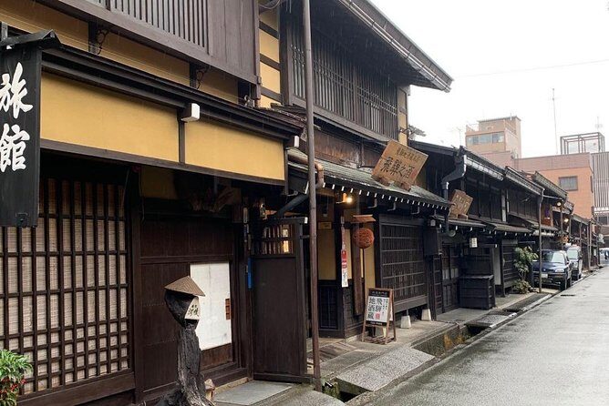 Private departure transfer from Kobe City & Arima Onsen to Kansai Airport - Key Points