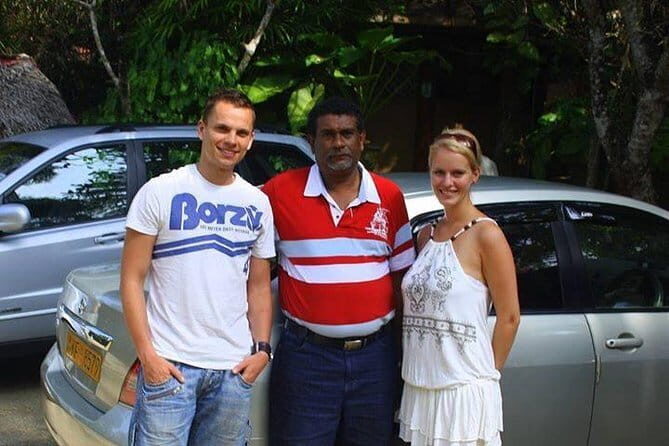 Private departure transfer from your hotel in Negombo to the Airport. - Key Points