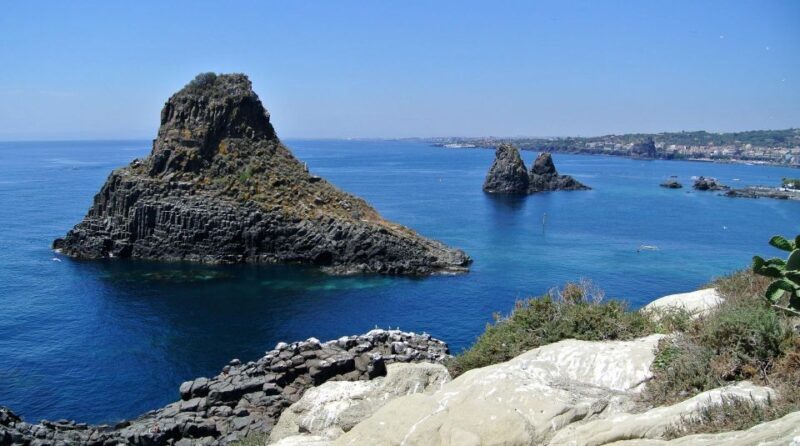 Private dinner on a sailboat in Taormina - Key Points