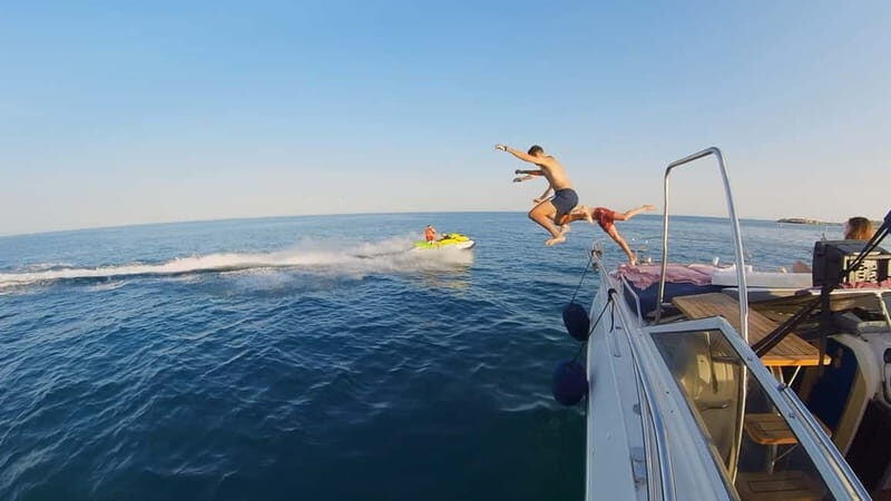 PRIVATE DOLPHIN WATCHING SUNSEEKER WITH DRINKS ON FUENGIROLA - Authentic Encounters in a Comfortable Setting