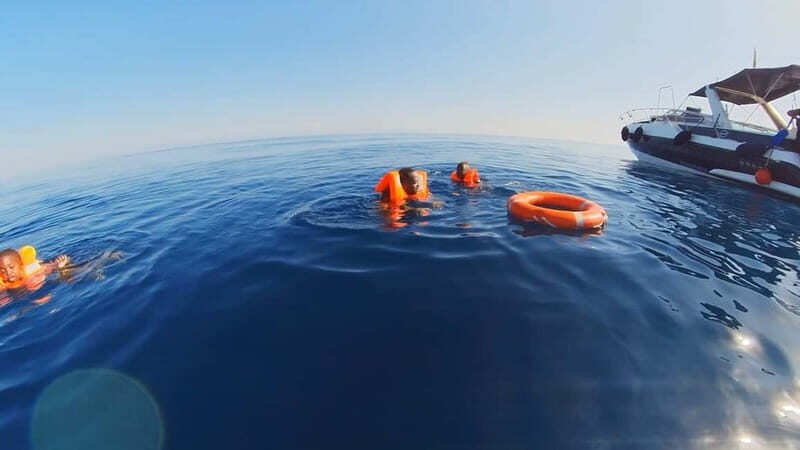 PRIVATE DOLPHIN WATCHING SUNSEEKER WITH DRINKS ON FUENGIROLA - Who Should Consider This Tour?