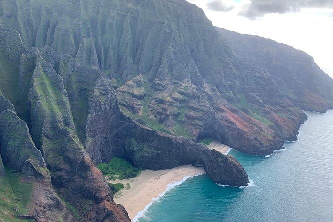 Private Doors-Off Kauai Helicopter: Ultimate Waterfalls & Canyons - Who Should Consider This Tour?