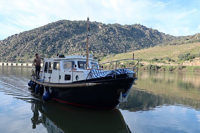 Private Douro Valley Tour with Yacht, Wine tasting and Lunch - Exploring the Douro in Style: The Itinerary