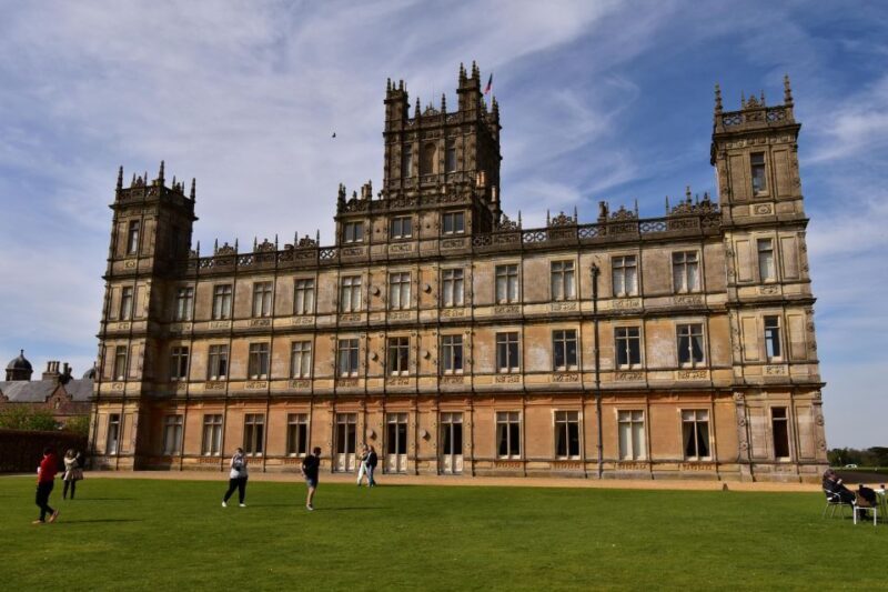 Private Downton Abbey Day Tour, including Pub Lunch - Experience Overview