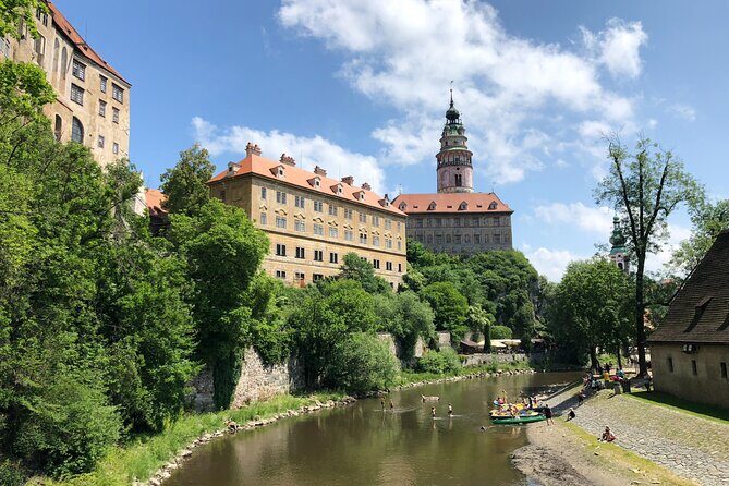 Private Driver from Prague to Vienna with a Stop in Cesky Krumlov - FAQ