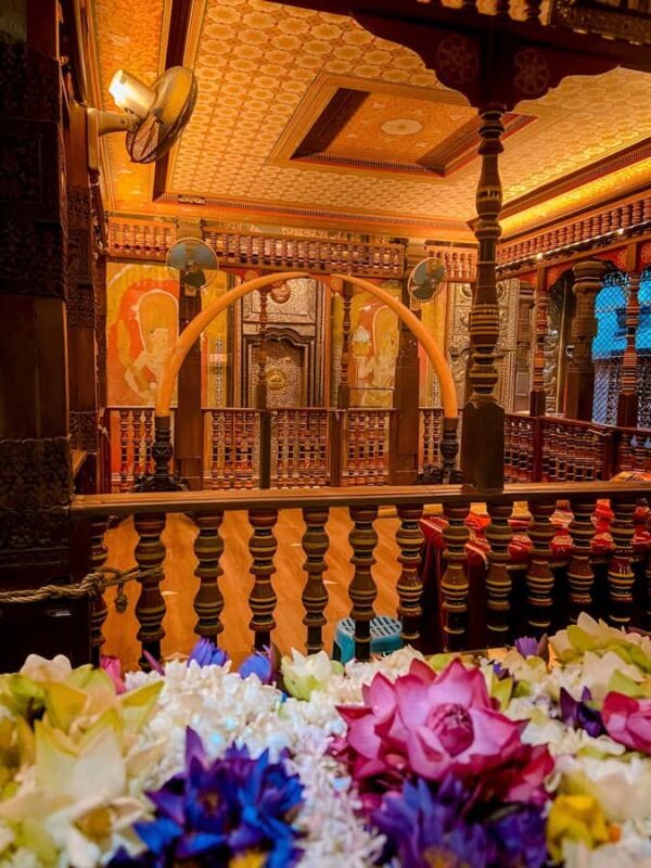 Private Driver: Kelaniya Temple & River View Scenic Ride - Why This Tour Stands Out