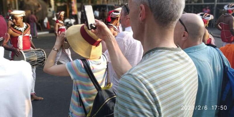 Private driver with City Tour in CAR - Highlights as Described by Travelers