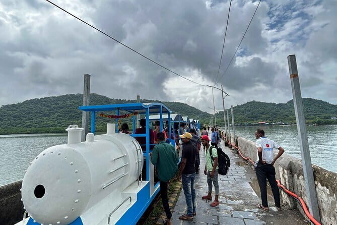 Private Elephanta Caves and Island Tour with Guide - Introduction to the Tour Experience
