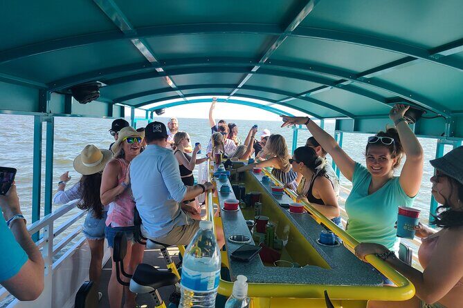 Private Evening Boat Ride through Ft Lauderdale, fits up to 20 - Discover the Magic of a Private Evening Boat Ride in Fort Lauderdale