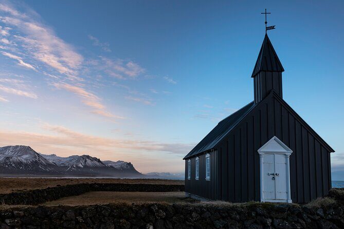Private Exploration of The Snæfellsnes Peninsula - Djúpalónssandur Beach: A Landscape of Stones and Shipwrecks