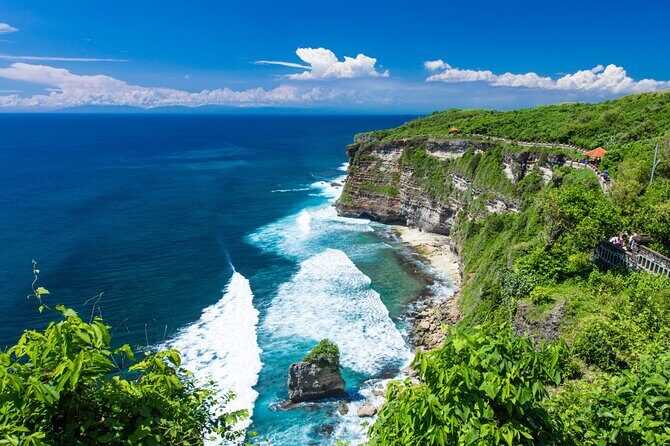 Private Explore Bali's GWK Statue and Uluwatu Temple - Key Points