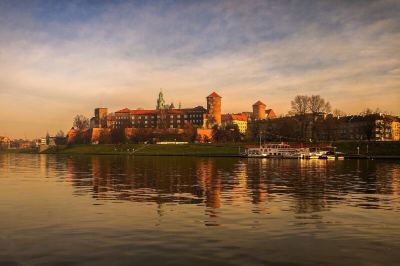 Private Family Tour of Krakow Old Town with Cruise Tickets - Why This Tour Works Well