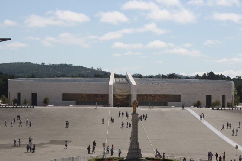 Private Fatima Full Day Tour from Lisbon - Key Points